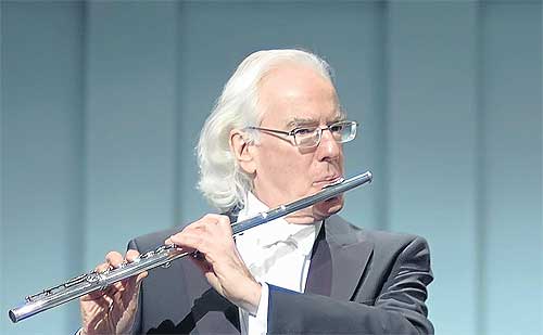 Bangkok Post - Flautist flaunts his talents