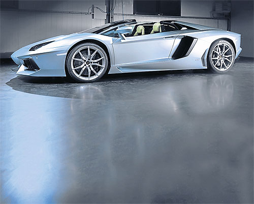 Bangkok Post - Topless Lambo lands in Paragon