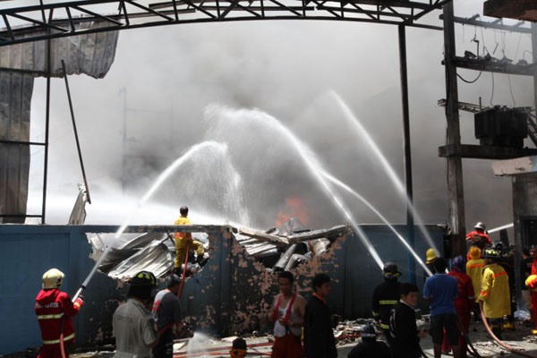 Bangkok Post - Fire, explosions at paint factory