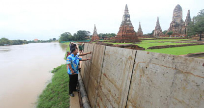 Bangkok Post - Rain brings floods to lower Central, Isan regions