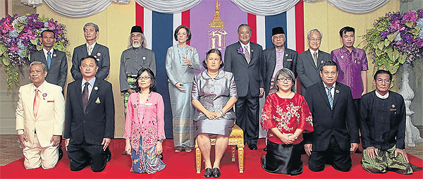 Bangkok Post - Sea write awardees given royal reception