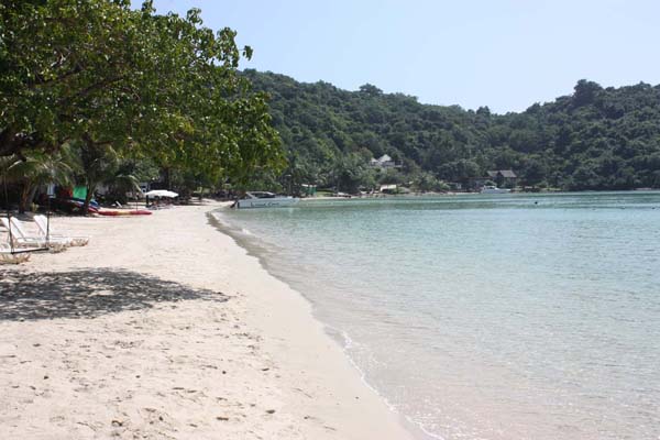 Bangkok Post - Samet's Ao Phrao beach set to reopen