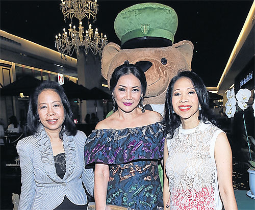 Bangkok Post - Anyone for tea? Lifting a cup at harrods event