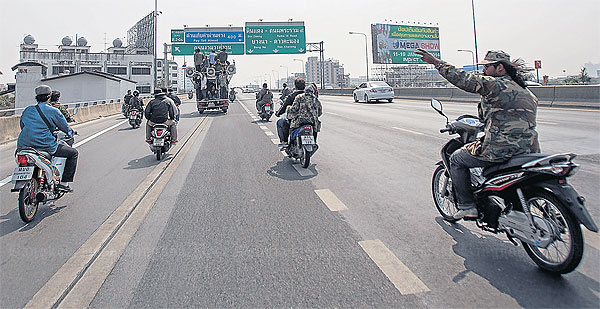 Bangkok Post - Exat warns against expressway motorbikes