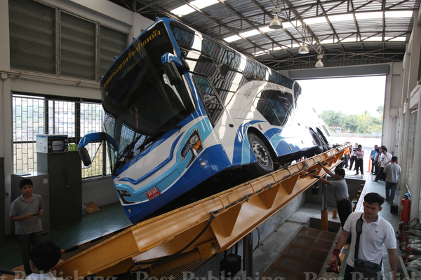 Bangkok Post - Double-deck buses must pass slope test