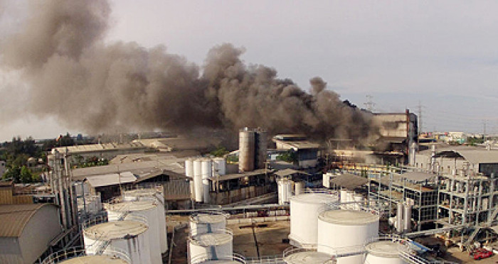 Bangkok Post - Linoleum factory catches fire