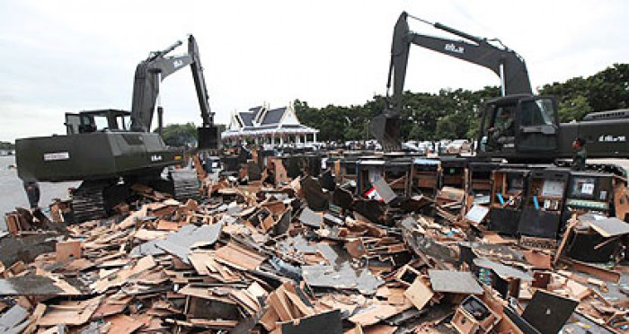 Bangkok Post - 3,880 gambling machines crushed