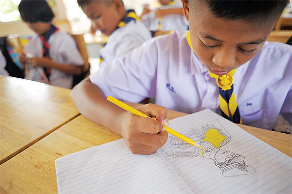Bangkok Post - Makeshift schools only highlight a class divide