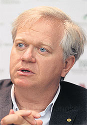 Bangkok Post - Schmidt's Nobel a race to the finish