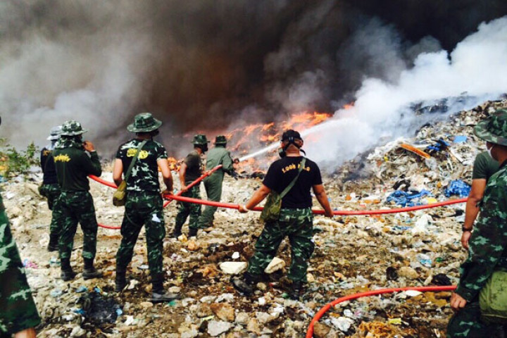 Bangkok Post - More soldiers fighting garbage fire