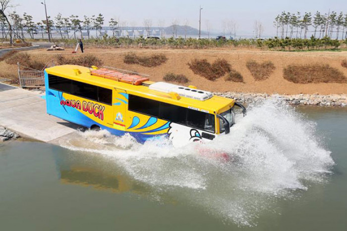 Bangkok Post - S. Korea launches amphibious tour bus