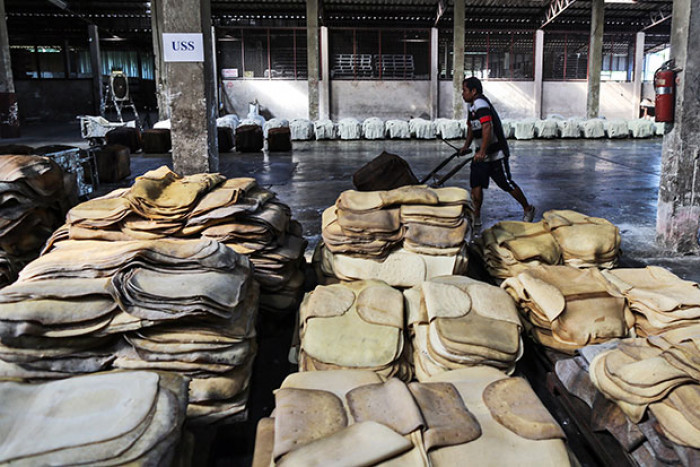 Bangkok Post - Rubber rallies most in 2 years on weaker yen