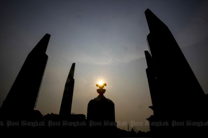 Bangkok Post - Sombat floats new option for reforms