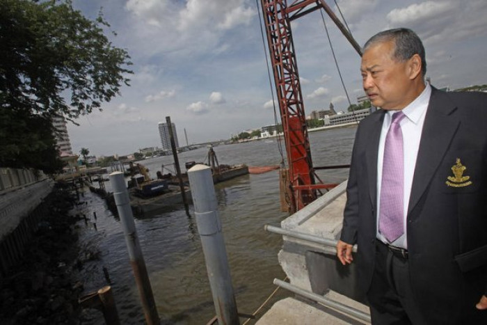 Bangkok Post - Governor lashes out at flood critics