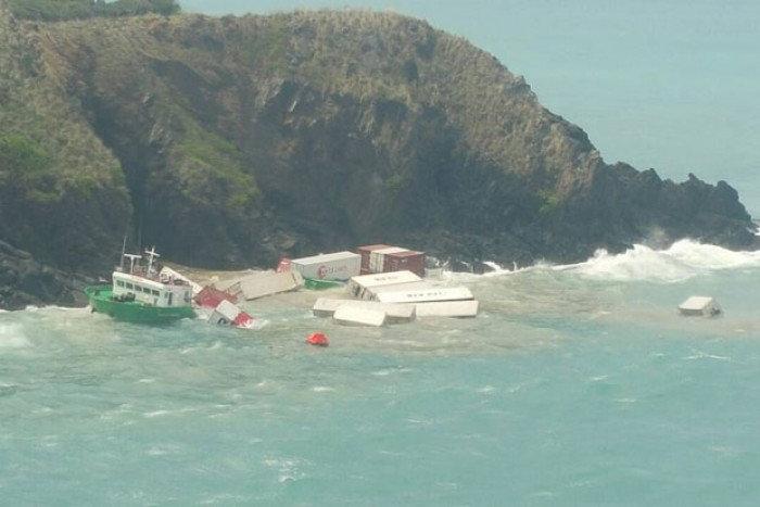 Bangkok Post - Two more vessels sink in monsoon seas off Phuket