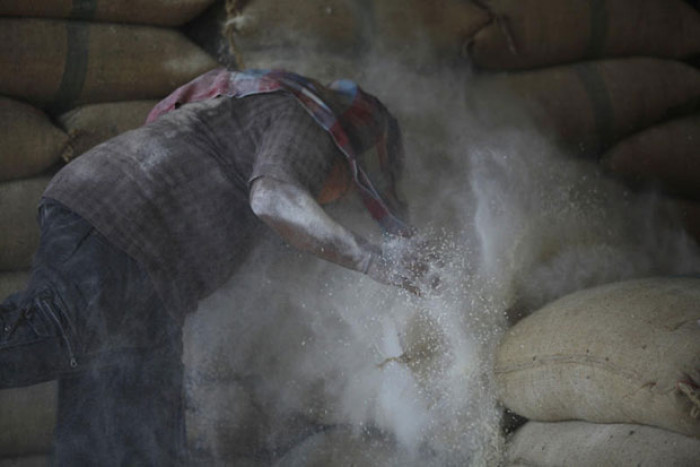 Bangkok Post - 1.29m tonnes of spoiled rice to be auctioned