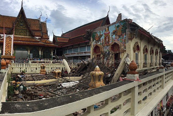 Bangkok Post - Worker killed in temple collapse