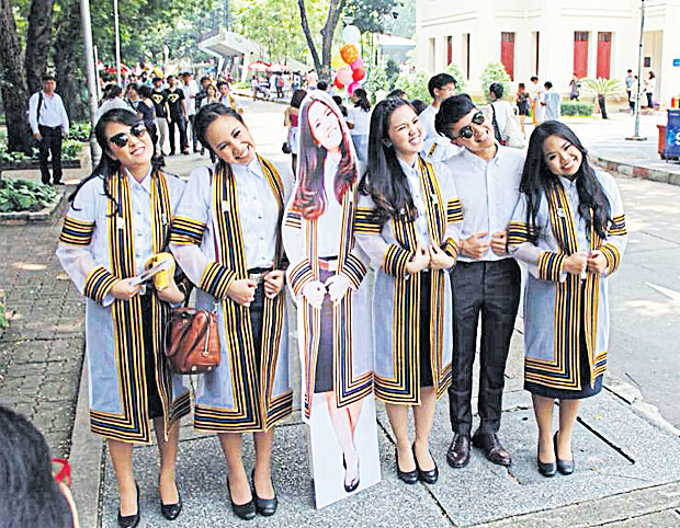 Bangkok Post - Graduation checklist