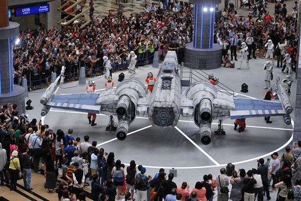 Bangkok Post - Star Wars plane, starfighters land at Singapore airport