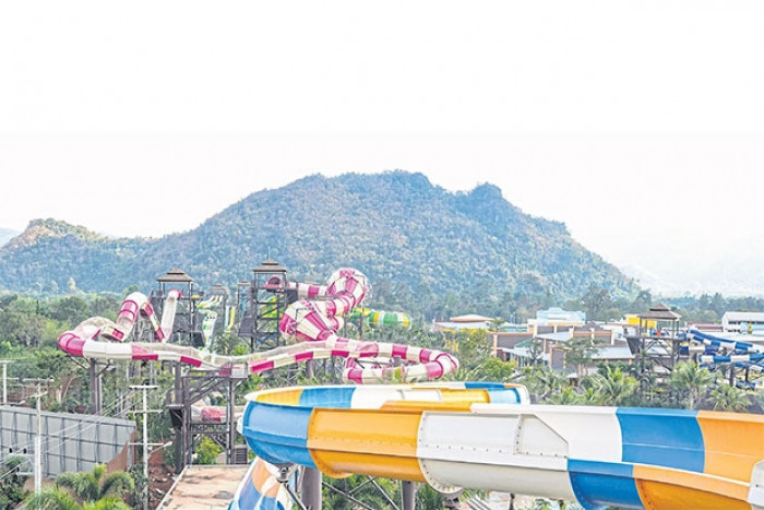 Bangkok Post - Shop, splash, scream