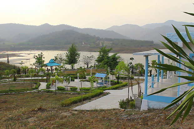 Bangkok Post - 10 illegal resorts seized in Ratchaburi