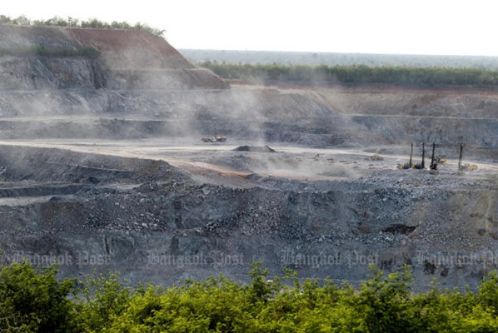 Bangkok Post - Chatree gold mine to operate until govt orders it shutdown