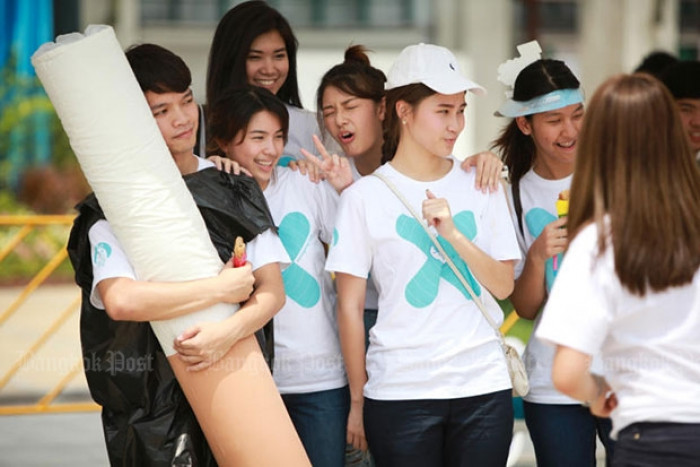 Bangkok Post - Activists back plain ciggie packs