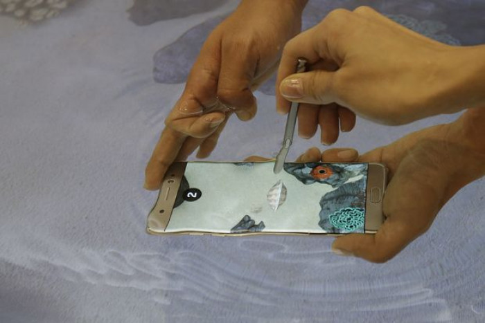 Bangkok Post - Report: Samsung to recall phones after explosion claims