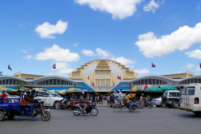 Bangkok Post - Chinese garment factory eyes Cambodia outlets