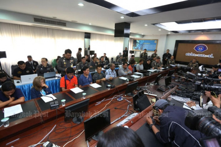 Bangkok Post - Detention extended for red-shirt weapons suspects