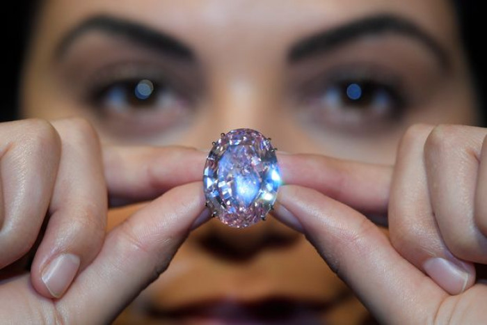 Bangkok Post - Pink diamond sells for record $71m