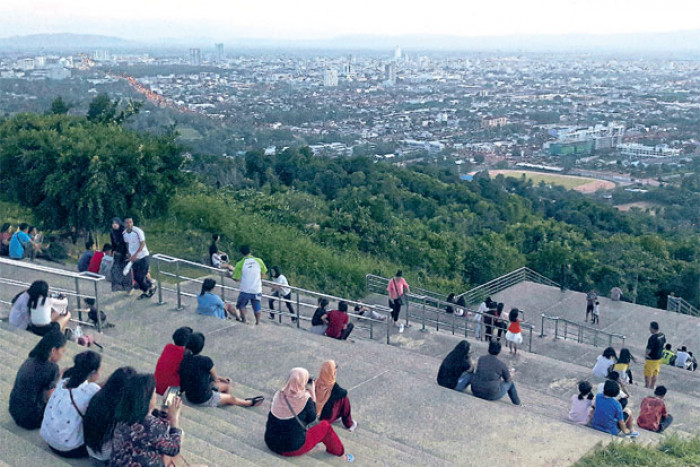 Bangkok Post - Biking the peaks of Khao Kho Hong