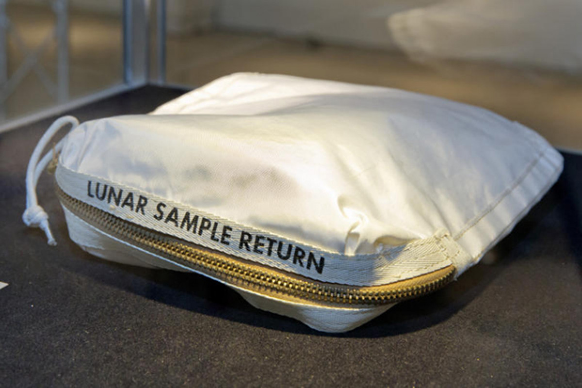 Bangkok Post - Apollo 11 bag laced with moon dust sells for $1.8 million