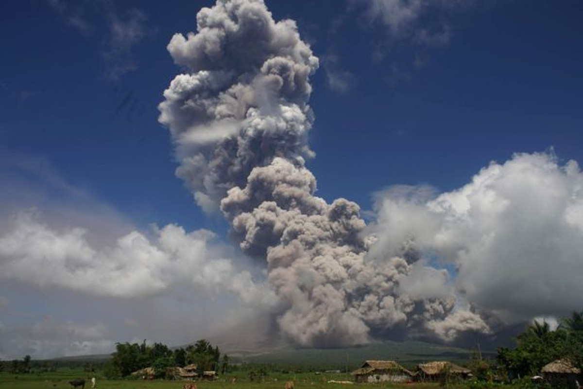 Bangkok Post - Philippine volcano explodes, alert level raised