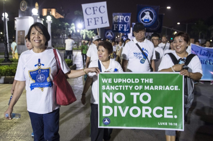 Bangkok Post - Filipino Catholics march against divorce bill