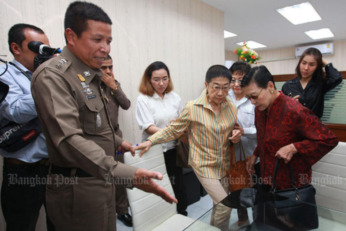 Bangkok Post - City officials blamed for illegal markets at Seri Villa