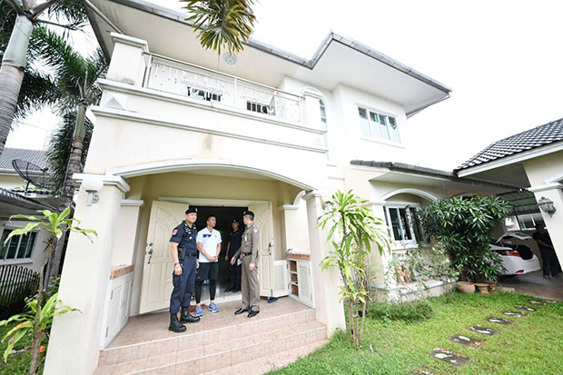 Bangkok Post - Six Chinese held, online gambling operation busted