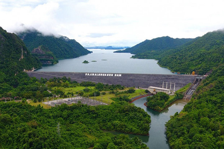 Bangkok Post - Rush to release water from brimming Vajiralongkorn dam