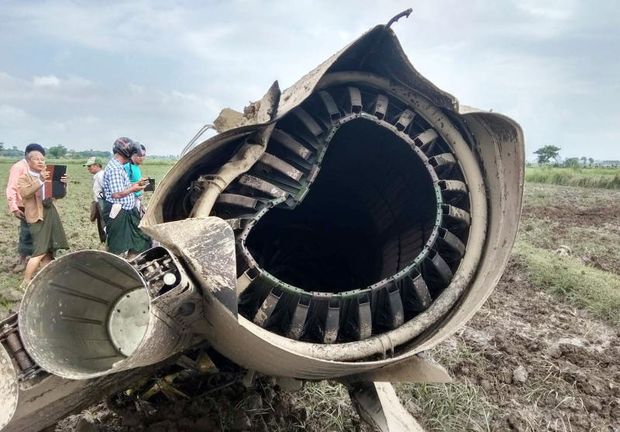 Bangkok Post - Two Myanmar jet pilots, young girl killed