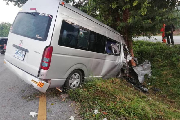 Bangkok Post - Ten injured in van crash