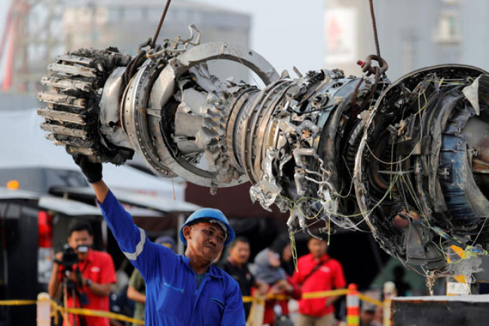 Bangkok Post - Crashed jet's elusive audio may hold key to Indonesian ...