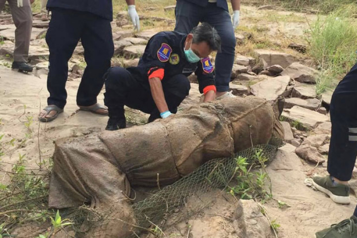 Bangkok Post - Police seek to identify bodies stuffed with concrete