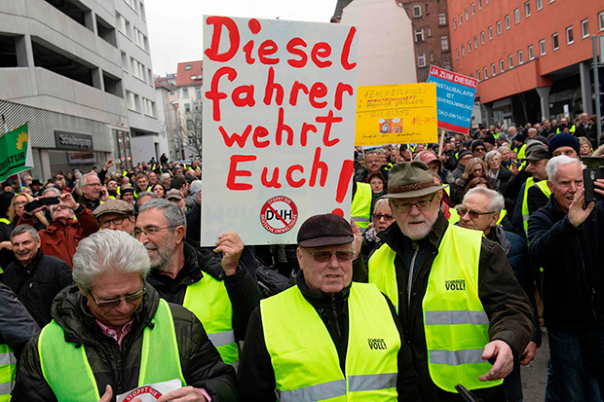 Bangkok Post - 'Yellow vests' hit German streets in pro-diesel protest