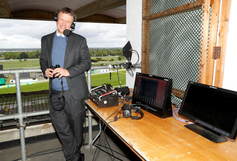 Bangkok Post - Hoiles -- the race caller with a head for figures