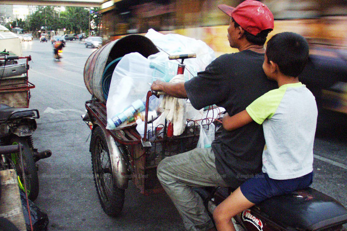 Bangkok Post - Poverty transforming more students into breadwinners
