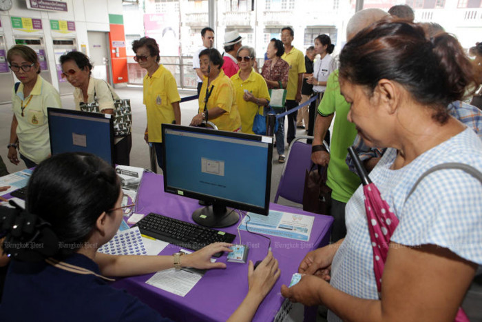 Bangkok Post - Millions more welfare cards delivered