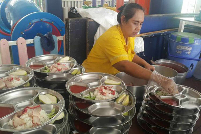 Bangkok School Sets Balanced Lunch Example bangkok-school-sets-balanced-lunch-example