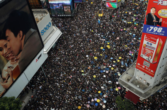 Bangkok Post - Hong Kong locks down as thousands gather for latest rally