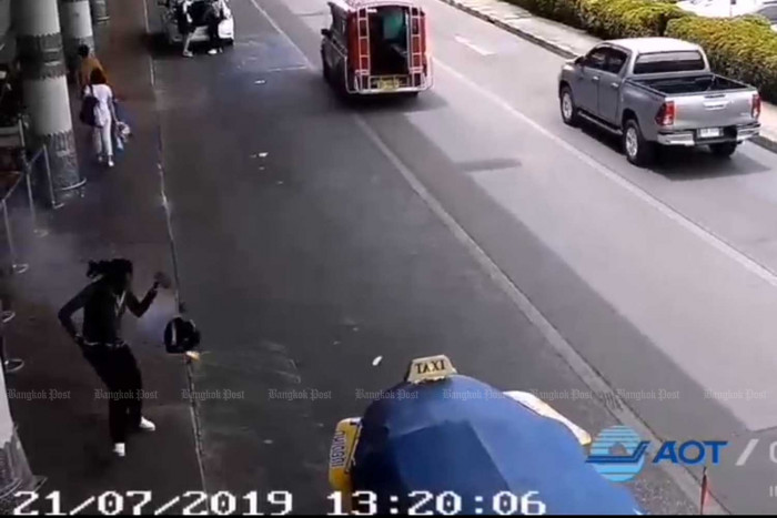 VIDEO: Power bank catches fire at airport Bangkok Post Learning - Learn ...