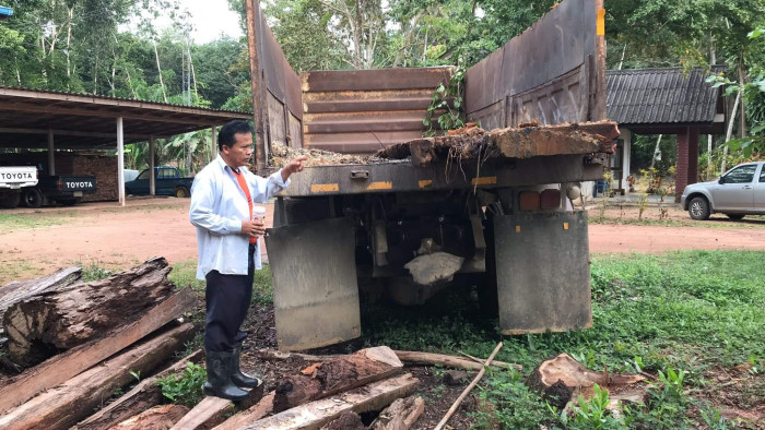 Bangkok Post - Muddy road traps timber-poaching local politician
